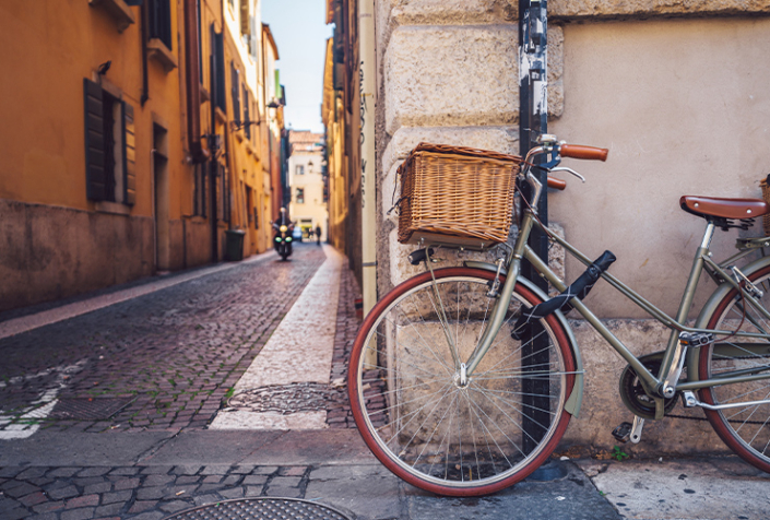 Uscire Conjugation – The Complete Guide! - Learn Italian Go